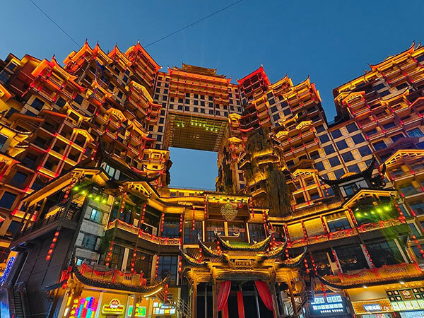 Menelusuri Keunikan "72 Strange Building" di Zhangjiajie, China